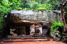 Athugala Rock Temple