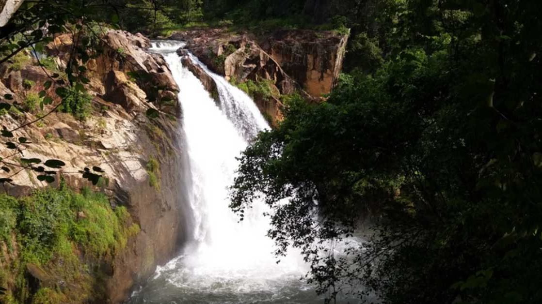 Duvili Water falls ( Duwili Waterfalls)