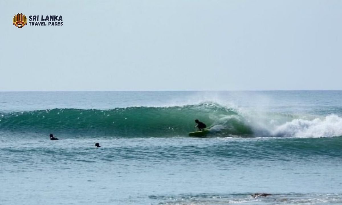 Surf in Whisky Point (Pottuvil)